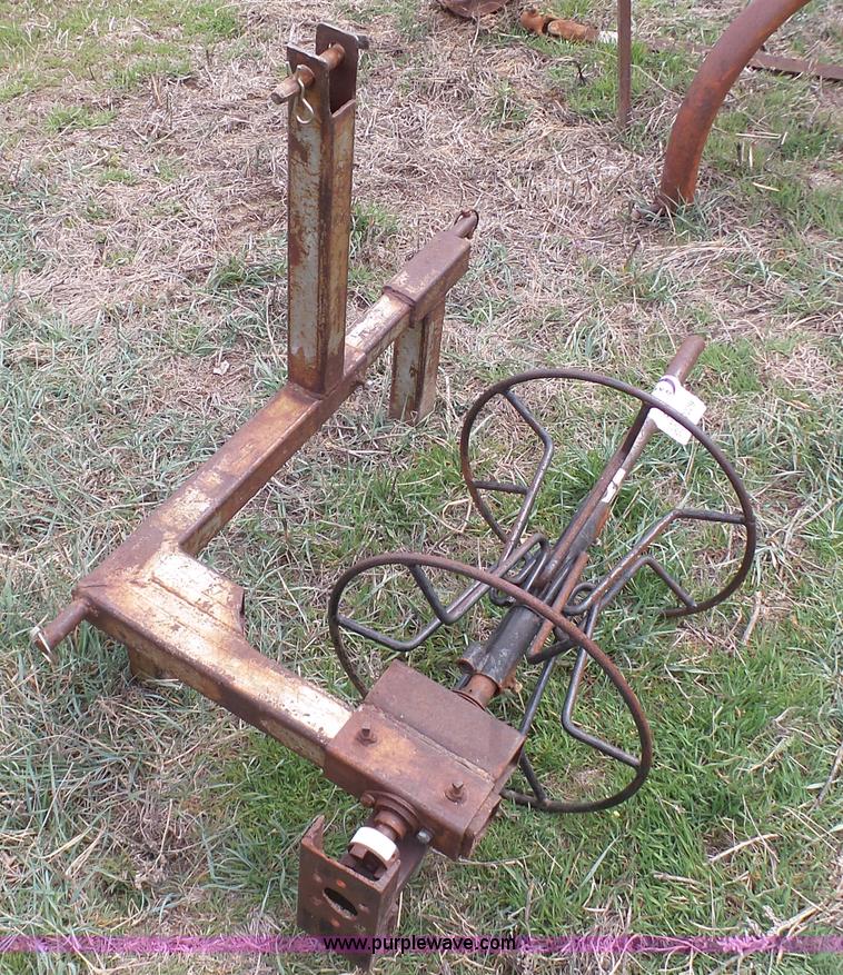 Wire roller in Norton, KS | Item L2229 sold | Purple Wave