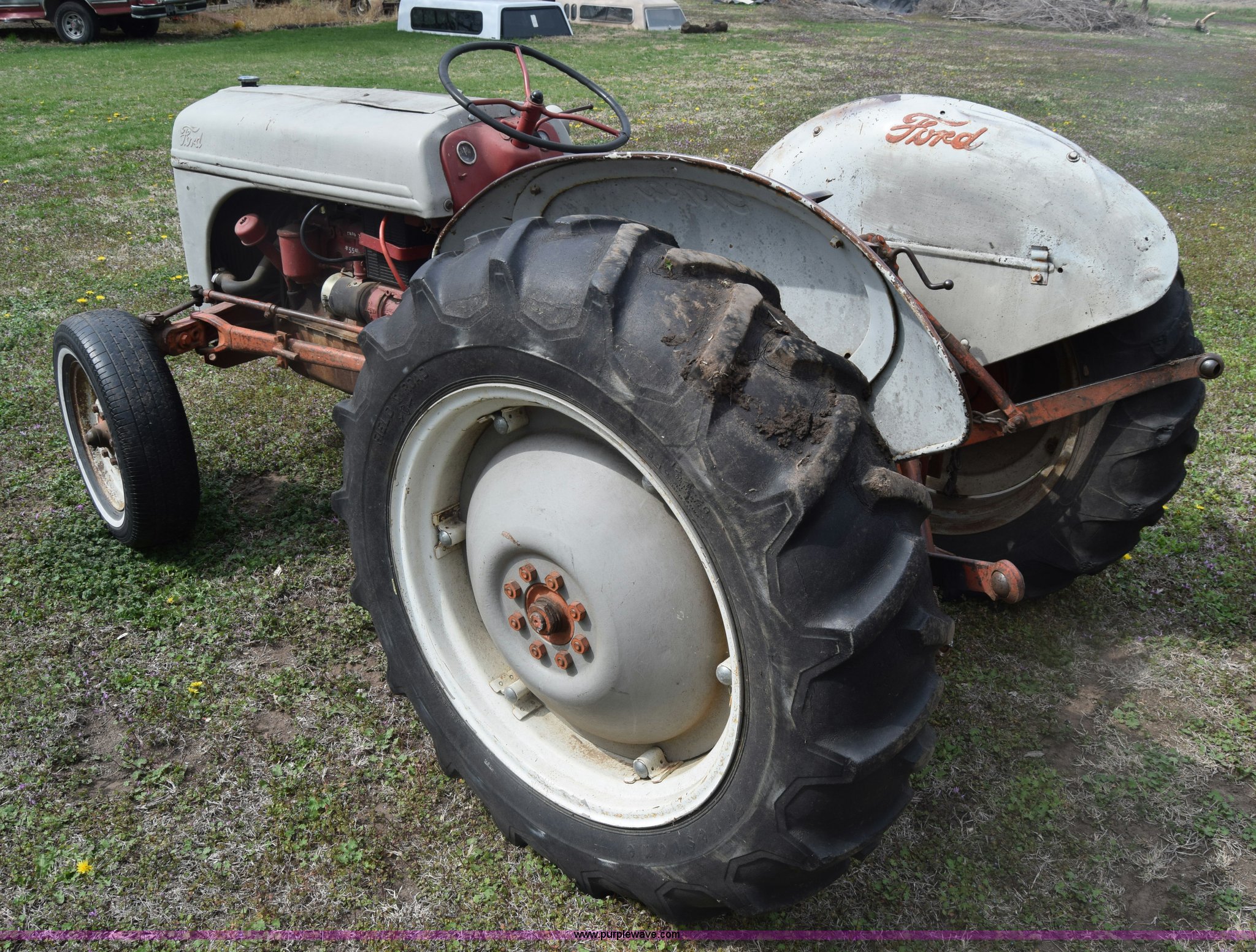 Ford 8N tractor in Inman, KS | Item BW9458 sold | Purple Wave
