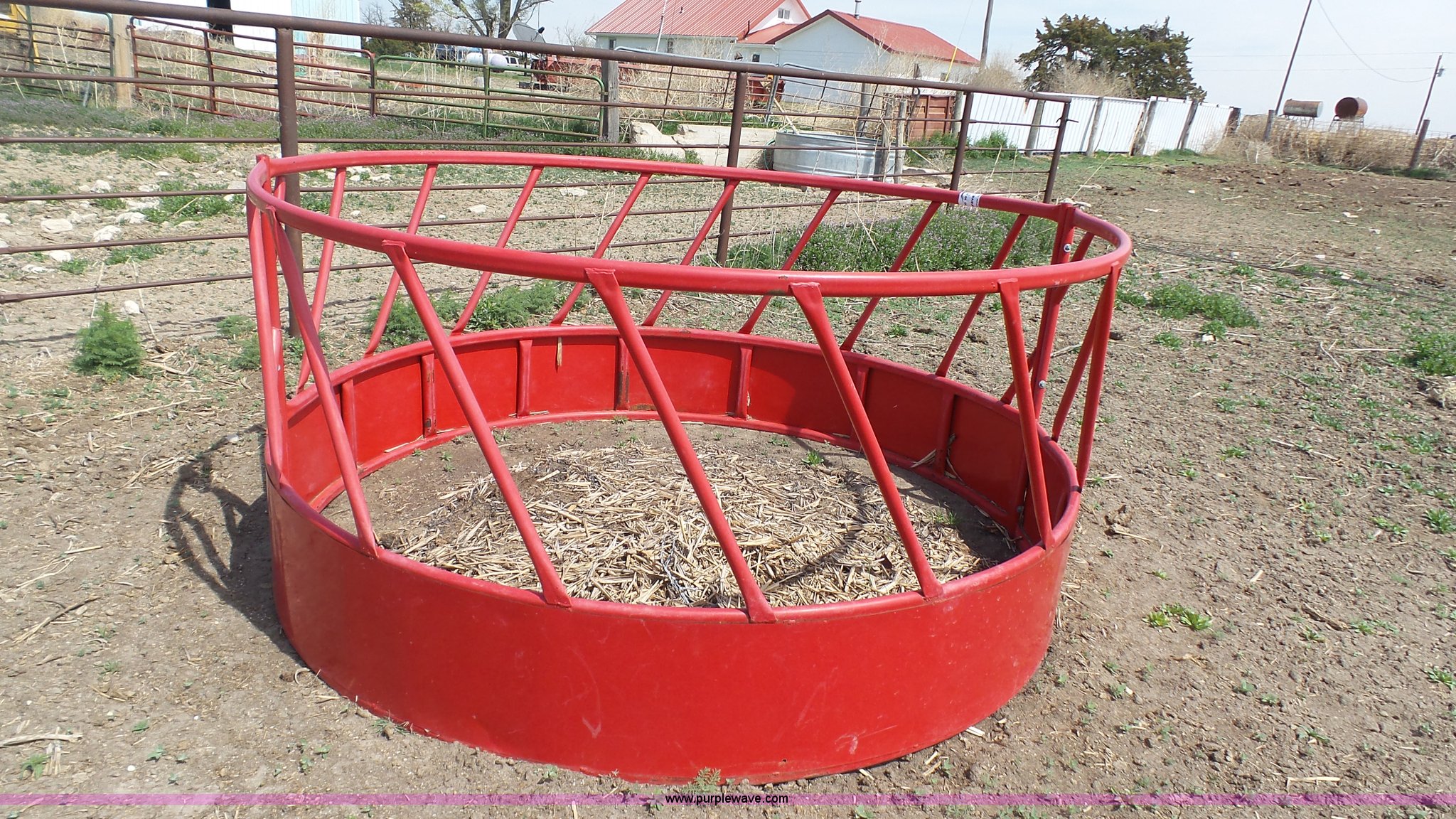 (3) round hay bale feeders in Norton, KS | Item L2233 sold | Purple Wave
