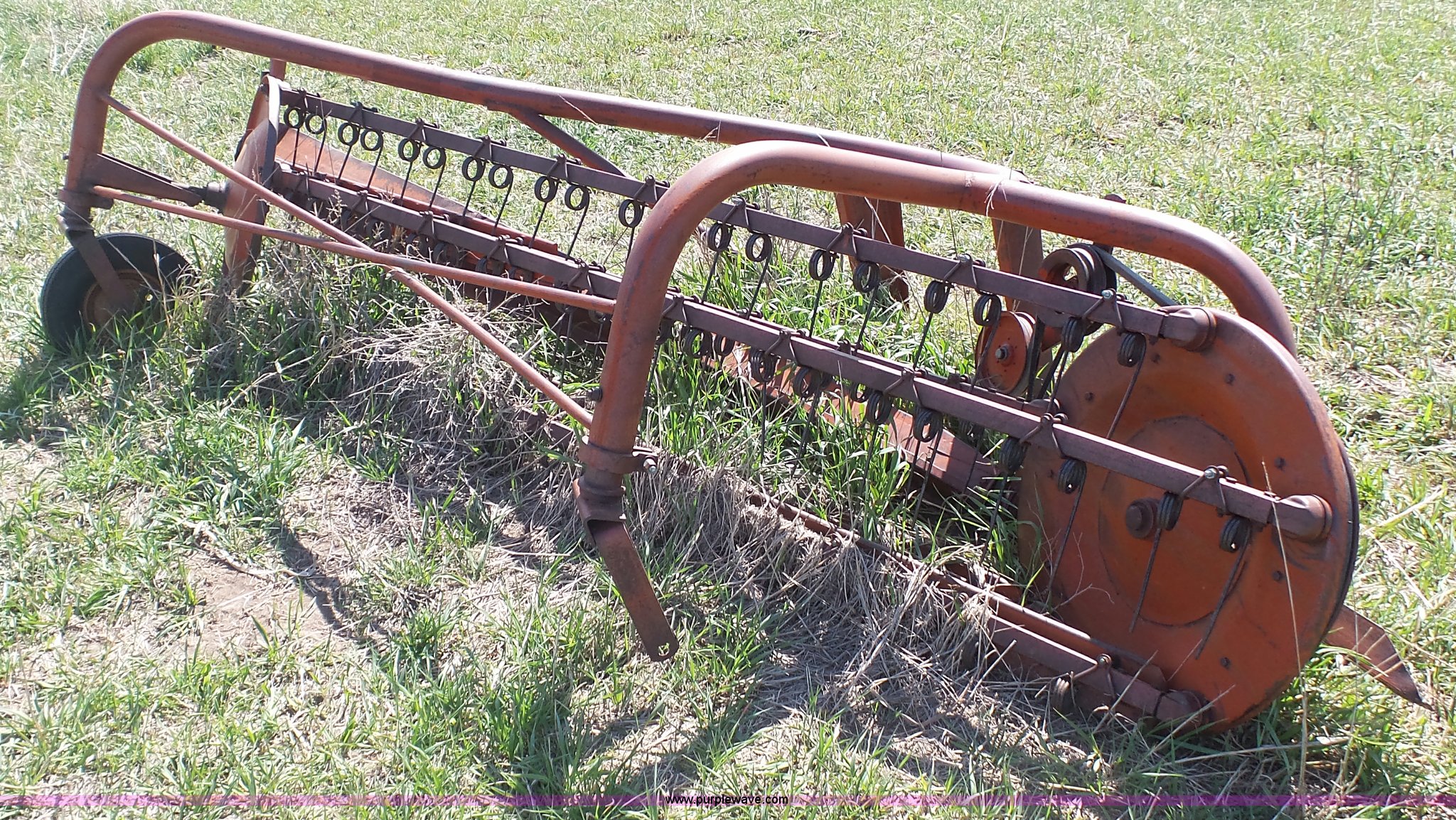Ford 14-72 hay rake in Norton, KS | Item L2243 sold | Purple Wave