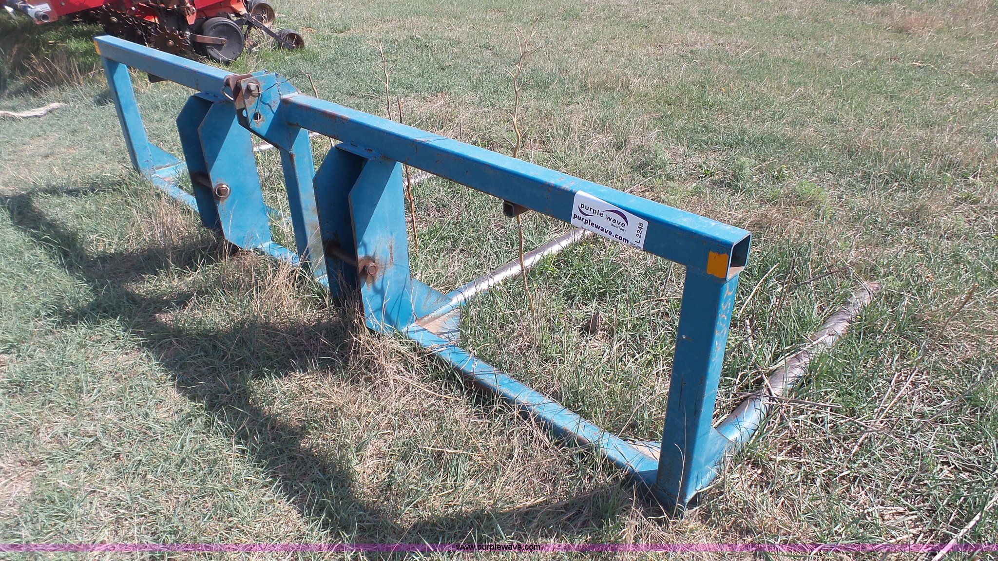 Hay forks in Norton, KS | Item L2248 sold | Purple Wave