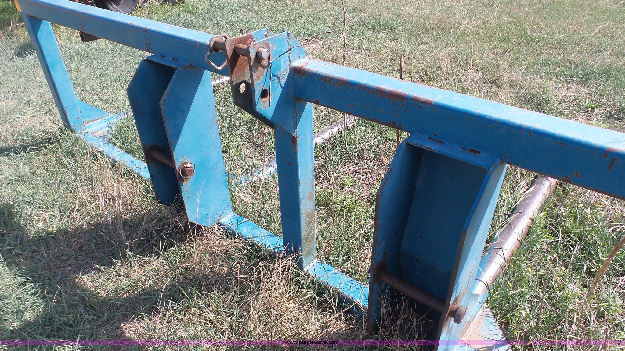 Hay forks in Norton, KS | Item L2248 sold | Purple Wave