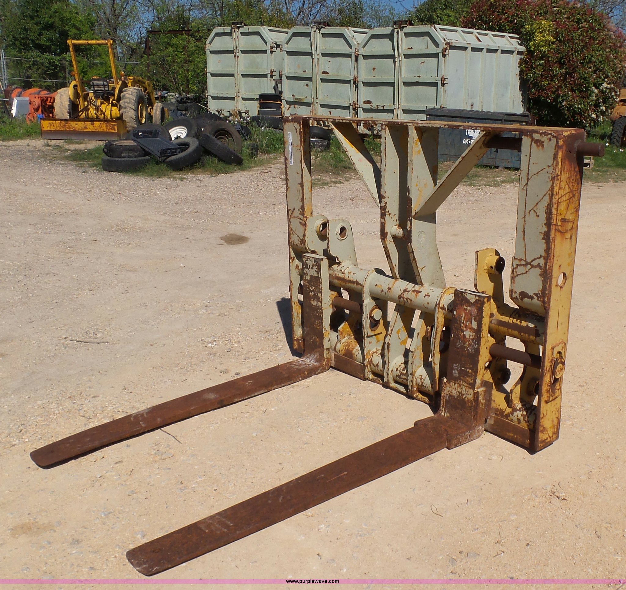 Loader pallet forks in Temple, TX | Item AQ9708 sold | Purple Wave