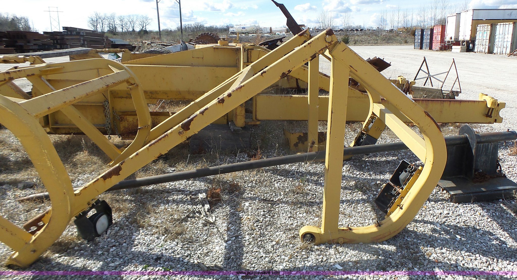 Caterpillar D8R dozer sweeps in Columbia, MO | Item L7187 sold | Purple ...