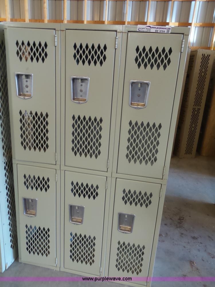 (18) locker sections in Marysville, KS | Item BE9764 sold | Purple Wave