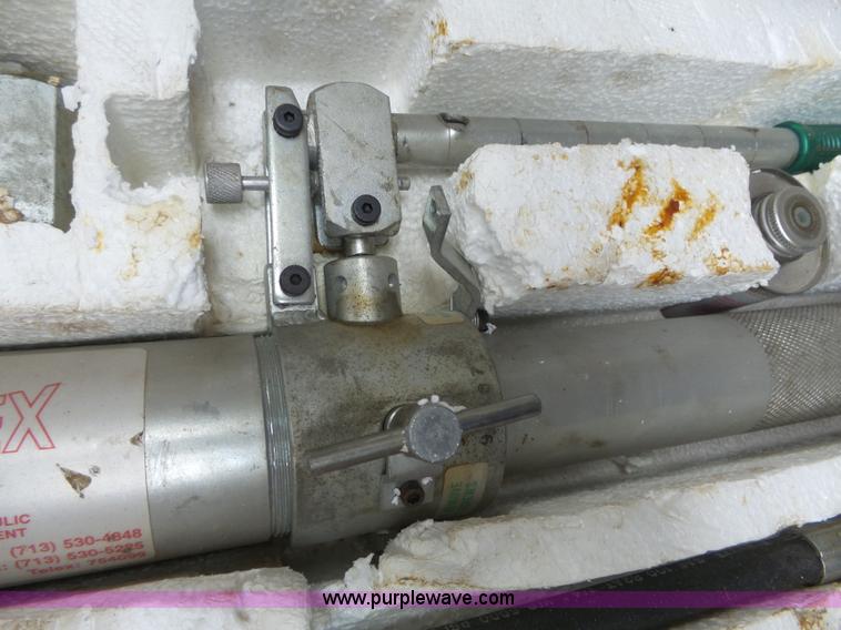 Valtex valve grease gun in Manhattan, KS | Item BE9797 sold | Purple Wave