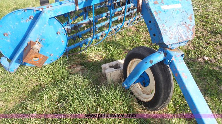 Ford 513 side delivery rake in Lansing, KS | Item BN9681 sold | Purple Wave
