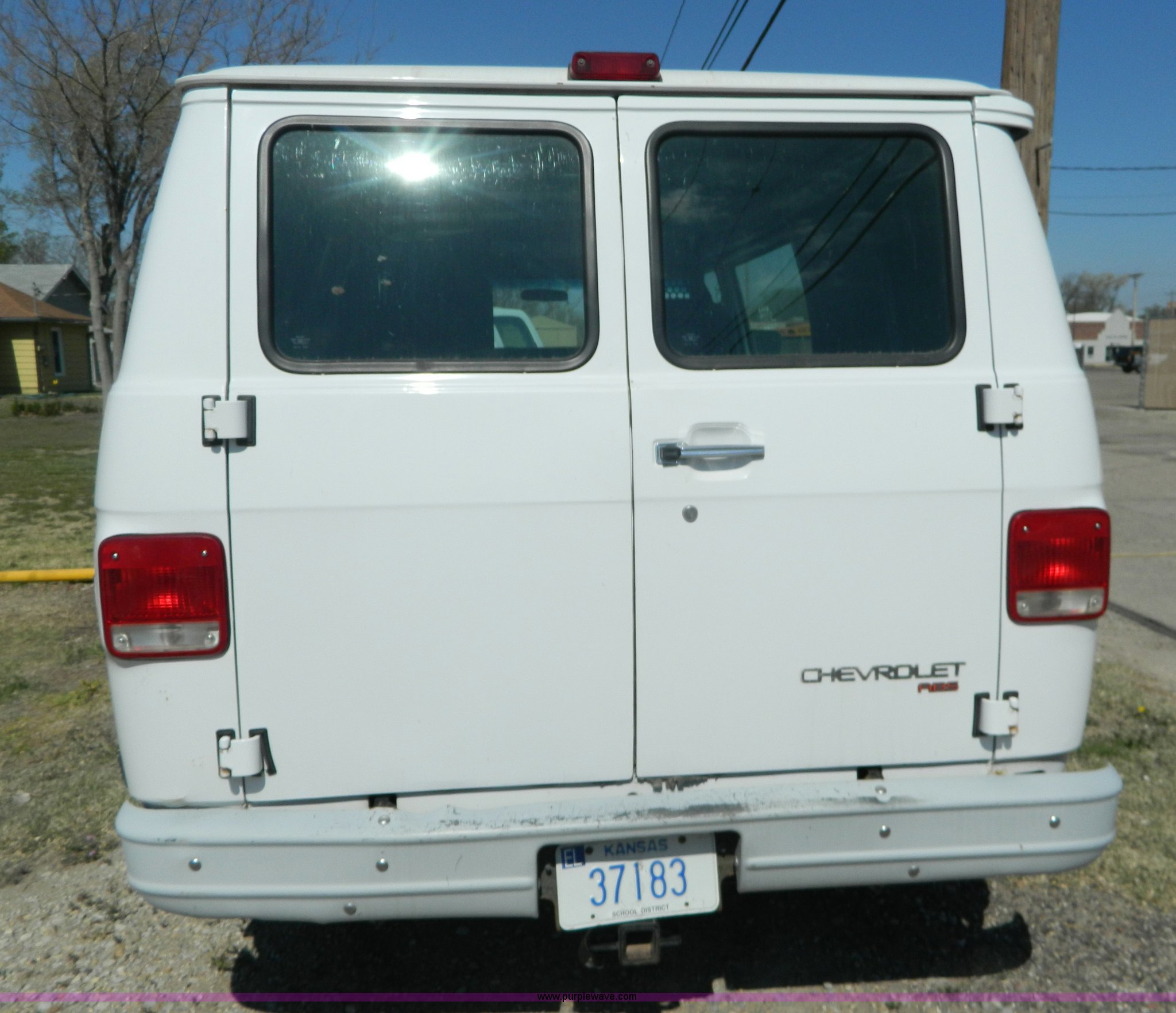 1995 Chevrolet G20 van in Hays, KS | Item AX9534 sold | Purple Wave