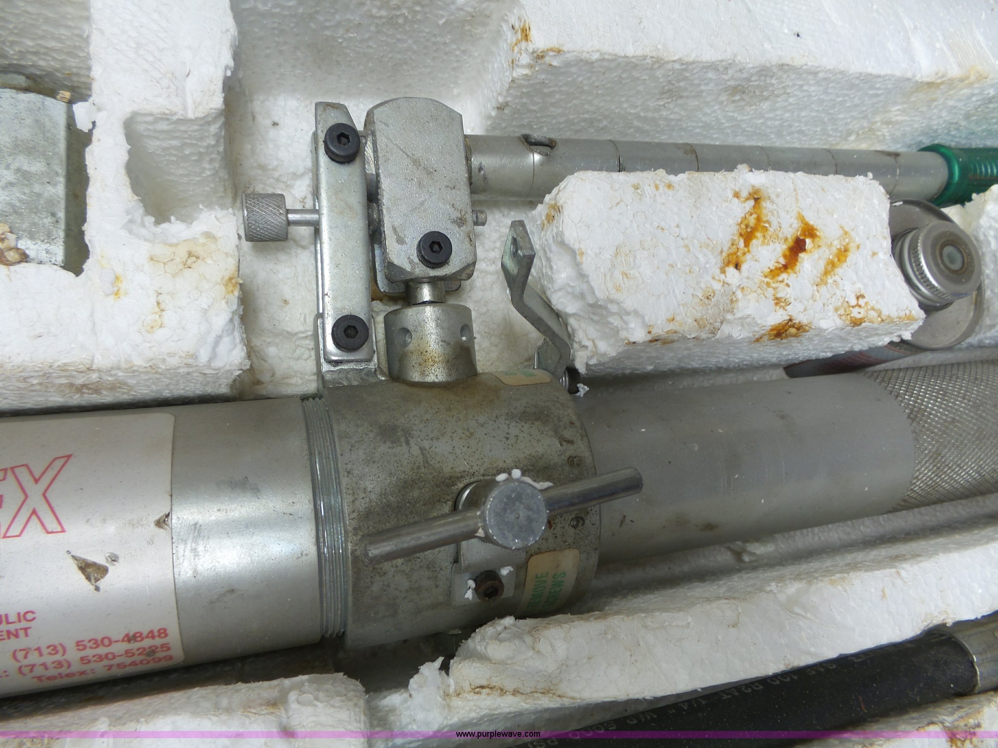 Valtex valve grease gun in Manhattan, KS | Item BE9797 sold | Purple Wave
