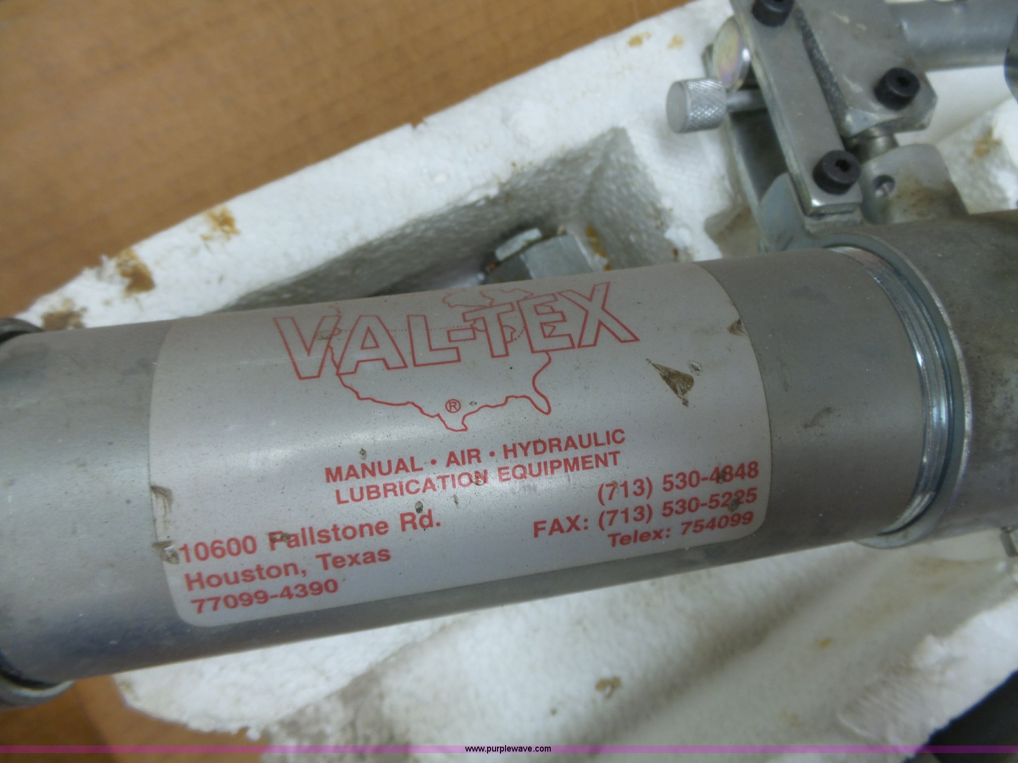 Valtex valve grease gun in Manhattan, KS | Item BE9797 sold | Purple Wave
