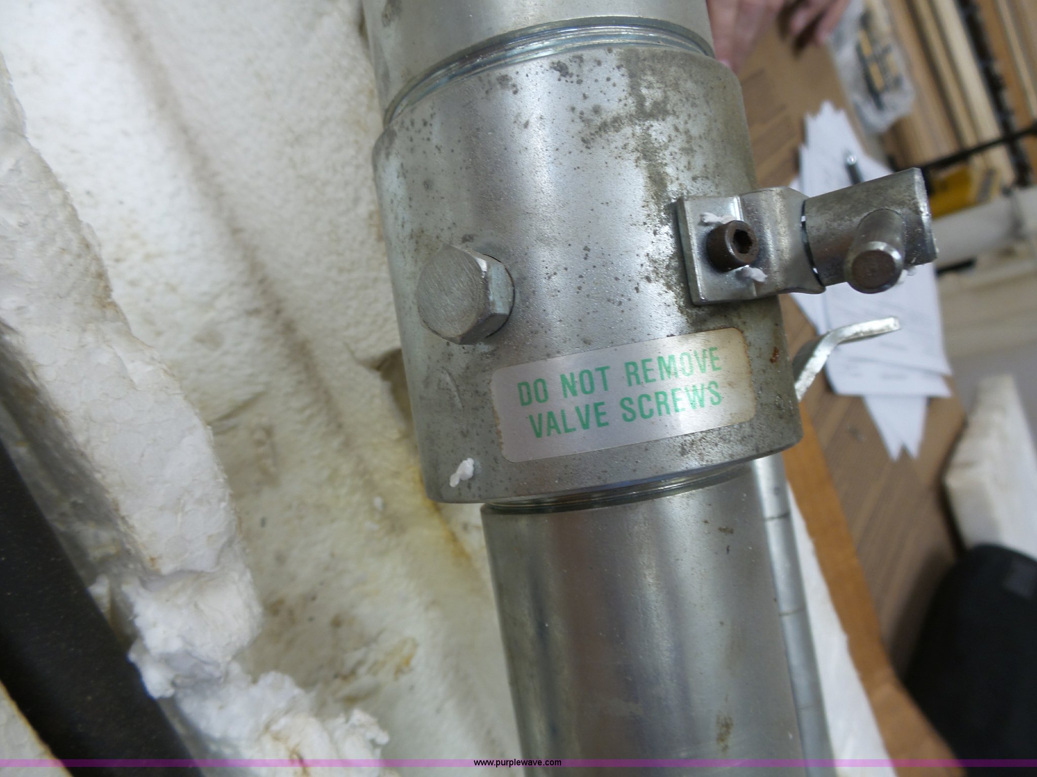 Valtex valve grease gun in Manhattan, KS | Item BE9797 sold | Purple Wave