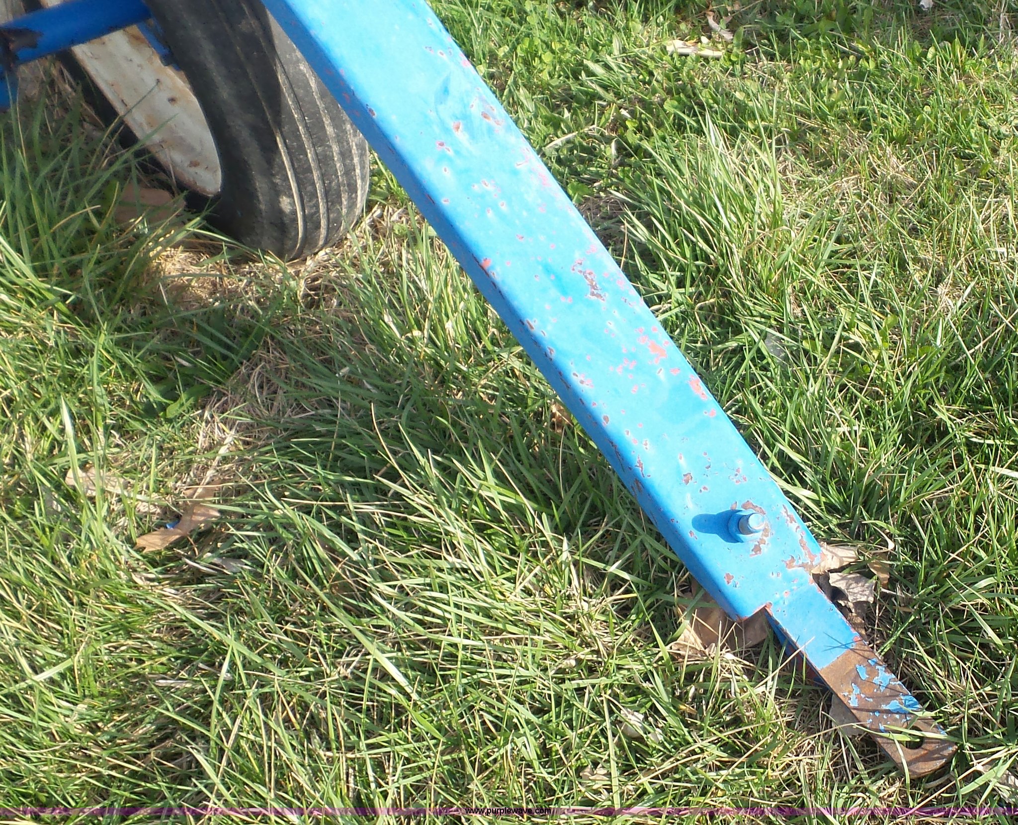 Ford 513 side delivery rake in Lansing, KS | Item BN9681 sold | Purple Wave