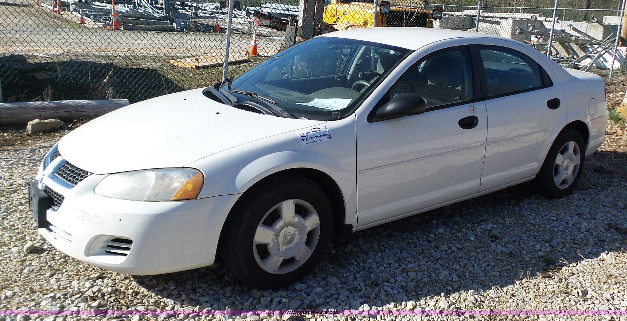 2004 Dodge Stratus SE in Ballwin, MO | Item K1319 sold | Purple Wave