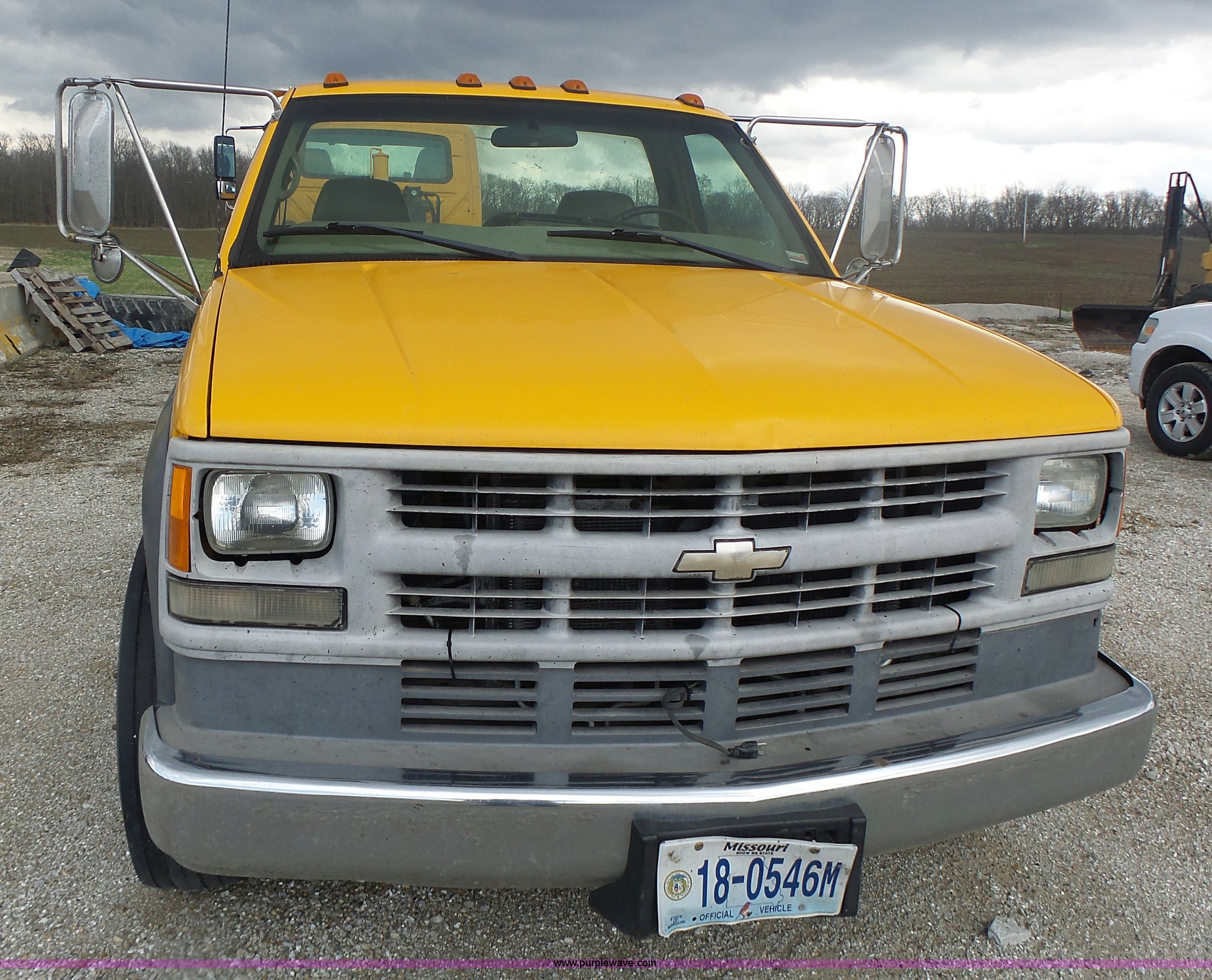 2000 Chevrolet 3500 pickup truck cab and chassis in New Cambria, MO ...