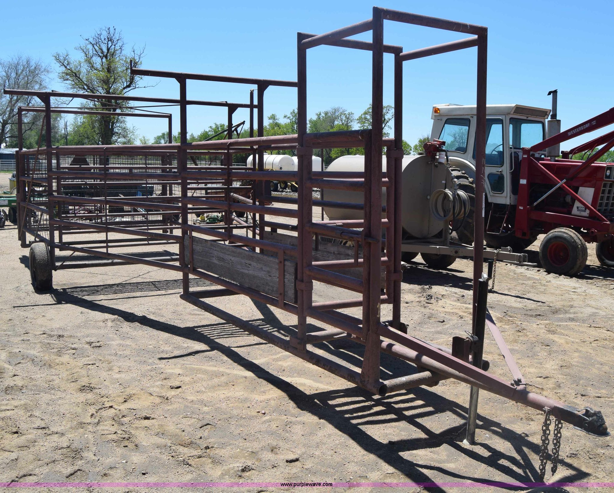 Livestock catch pen in Kinsley, KS | Item AW9820 sold | Purple Wave