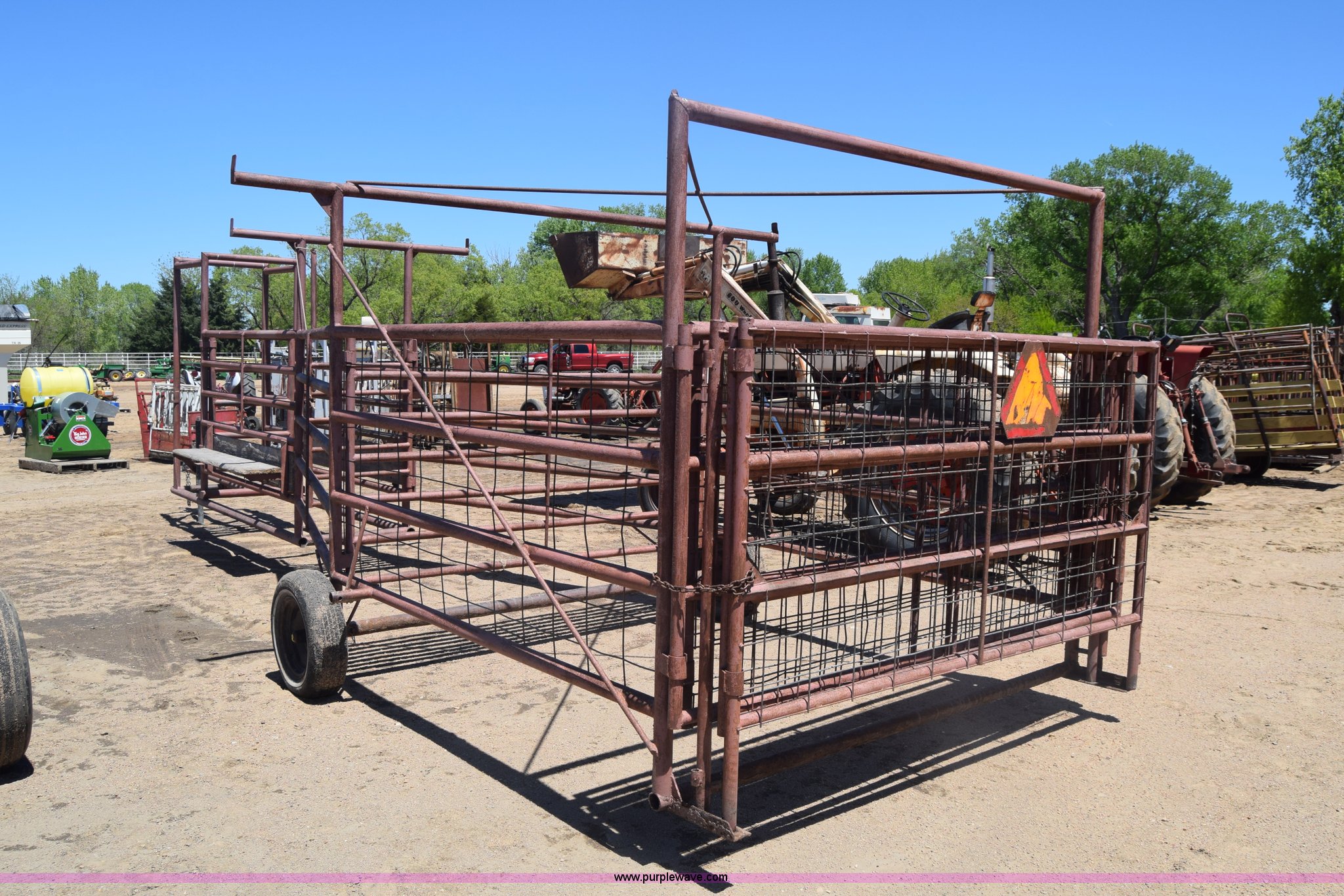 Livestock catch pen in Kinsley, KS | Item AW9820 sold | Purple Wave
