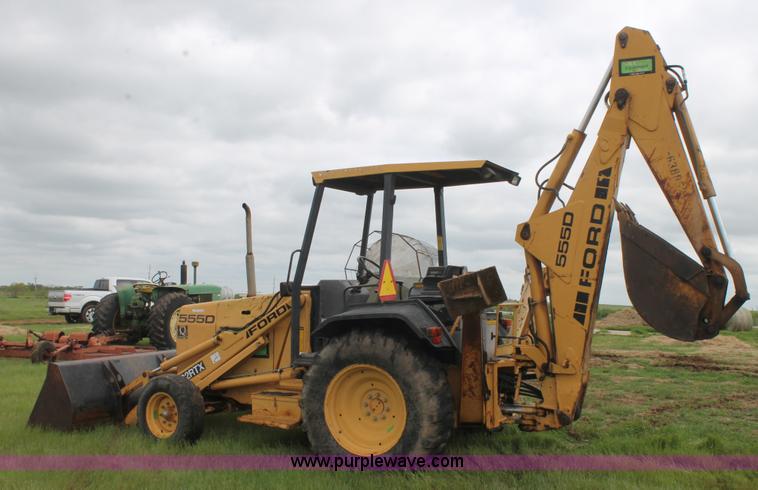 1995 Ford 555D backhoe in Geronimo, OK | Item BZ9087 sold | Purple Wave