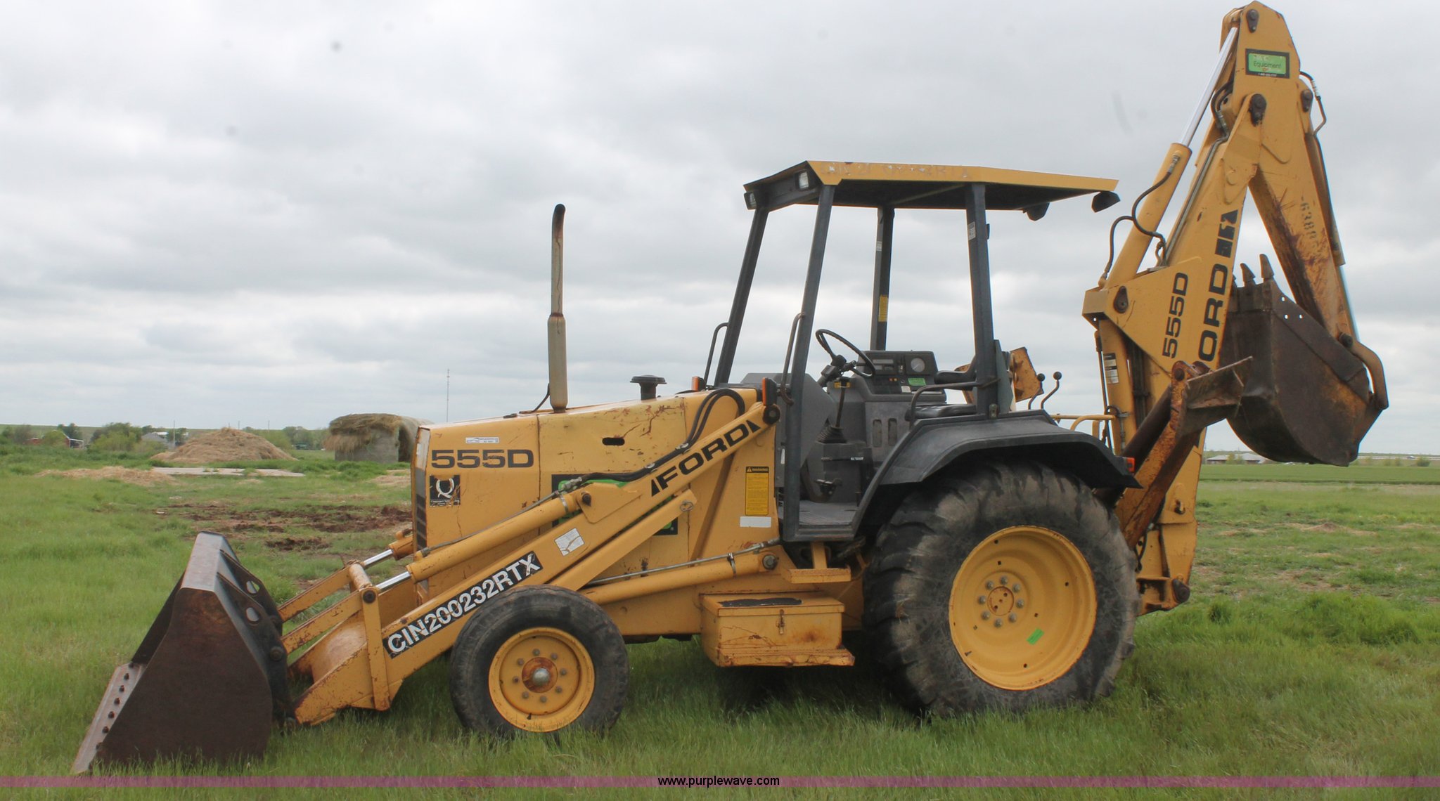 1995 Ford 555D backhoe in Geronimo, OK | Item BZ9087 sold | Purple Wave