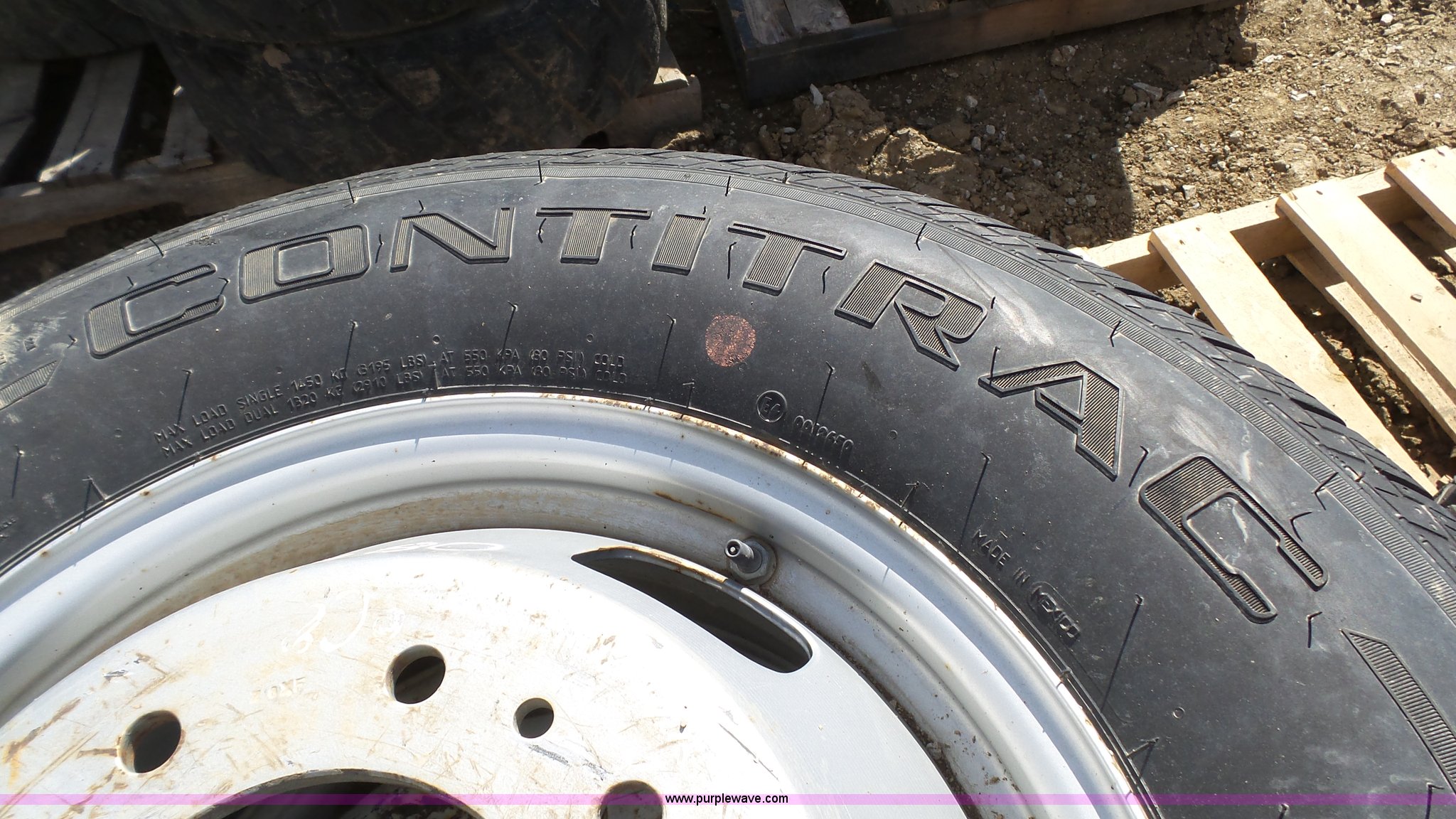 Truck tires in Blue Springs, MO | Item K4245 sold | Purple Wave