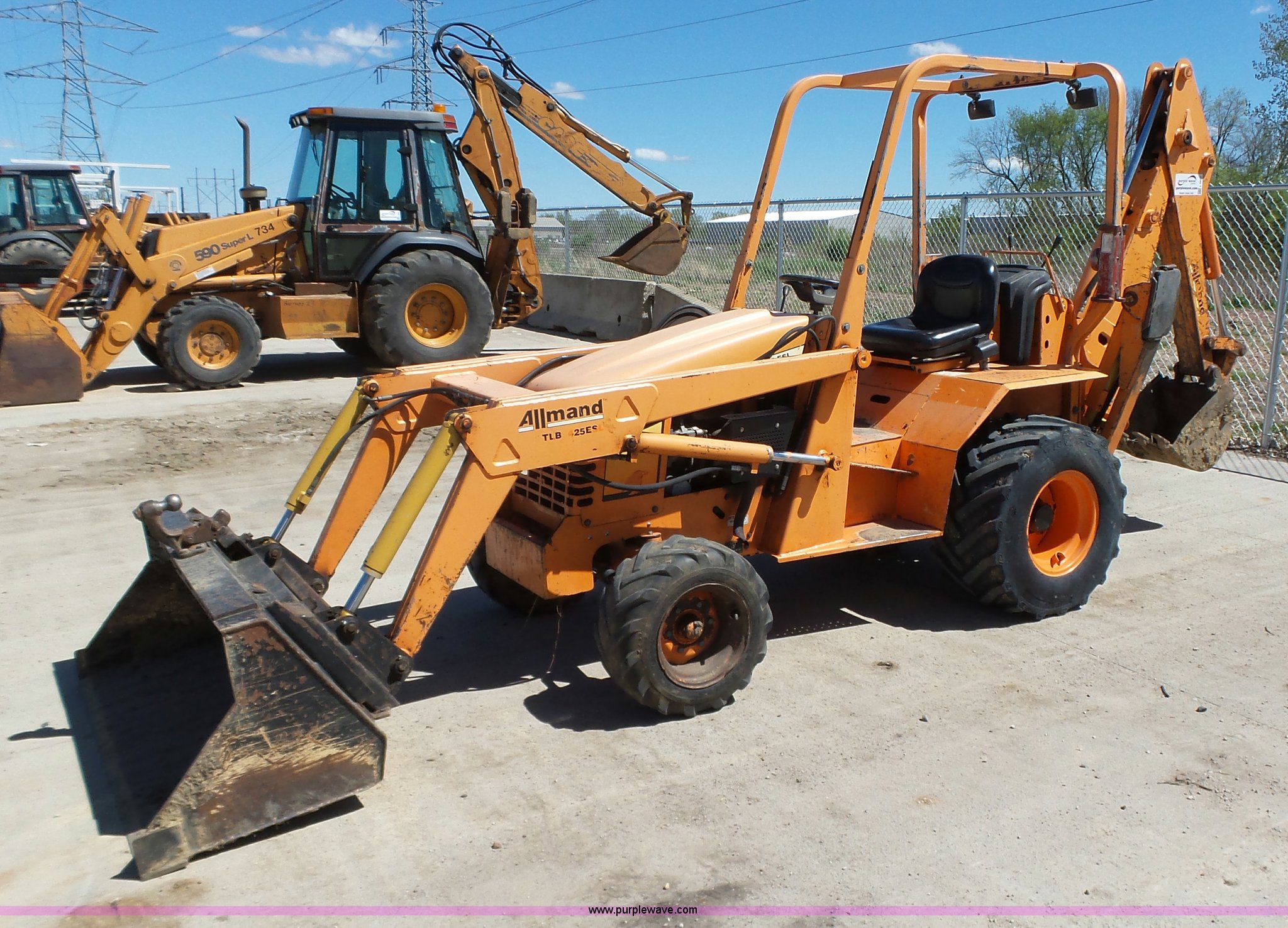 Allmand TLB425ESL backhoe in Des Moines, IA | Item L5652 sold | Purple Wave
