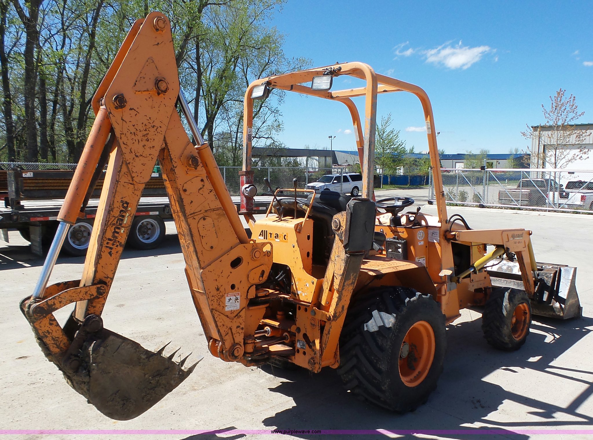 Allmand TLB425ESL backhoe in Des Moines, IA | Item L5652 sold | Purple Wave