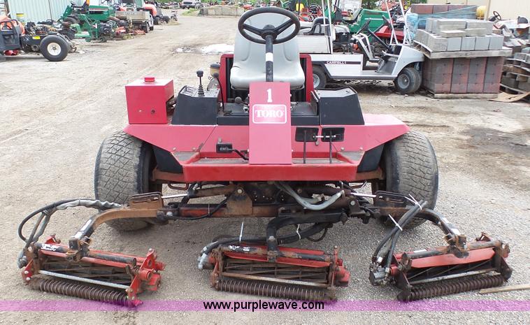 Toro Reelmaster 223-D lawn mower in Iola, KS | Item BZ9254 sold ...