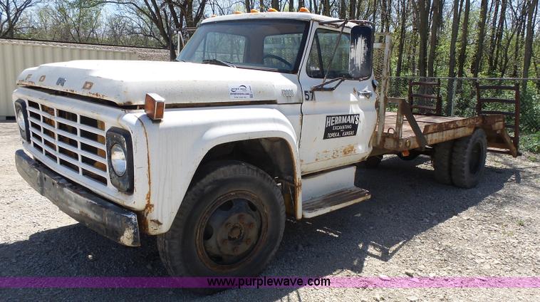 1973 Ford F600 flatbed truck in Topeka, KS | Item J4994 sold | Purple Wave