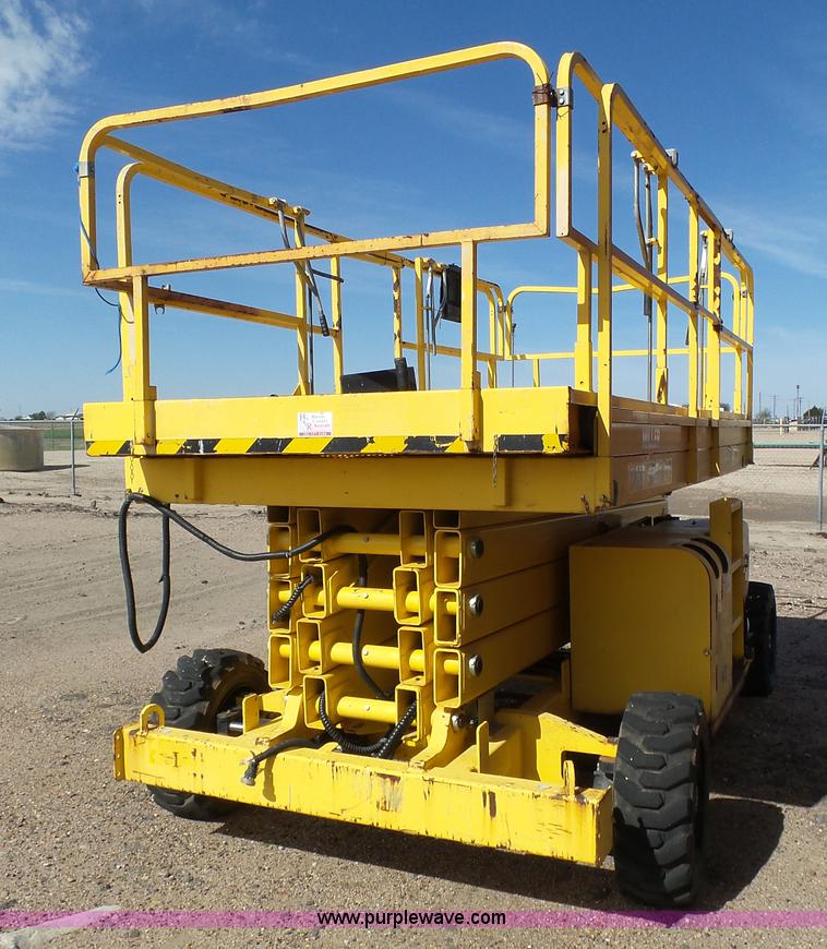 2002 Haulotte HS4388RT scissor lift in Ulysses, KS | Item J6132 sold | Purple Wave