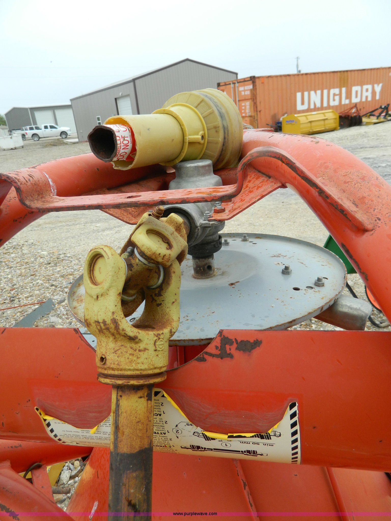 Cosmo cone spreader in Ellis, KS | Item AX9523 sold | Purple Wave