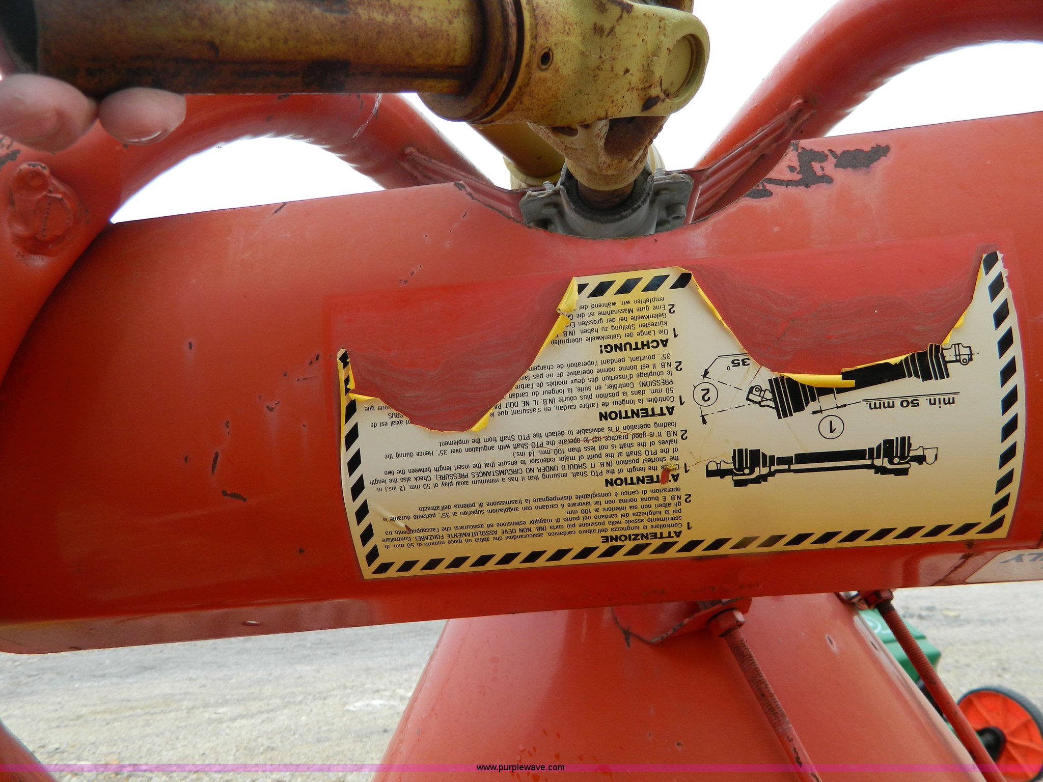 Cosmo cone spreader in Ellis, KS | Item AX9523 sold | Purple Wave