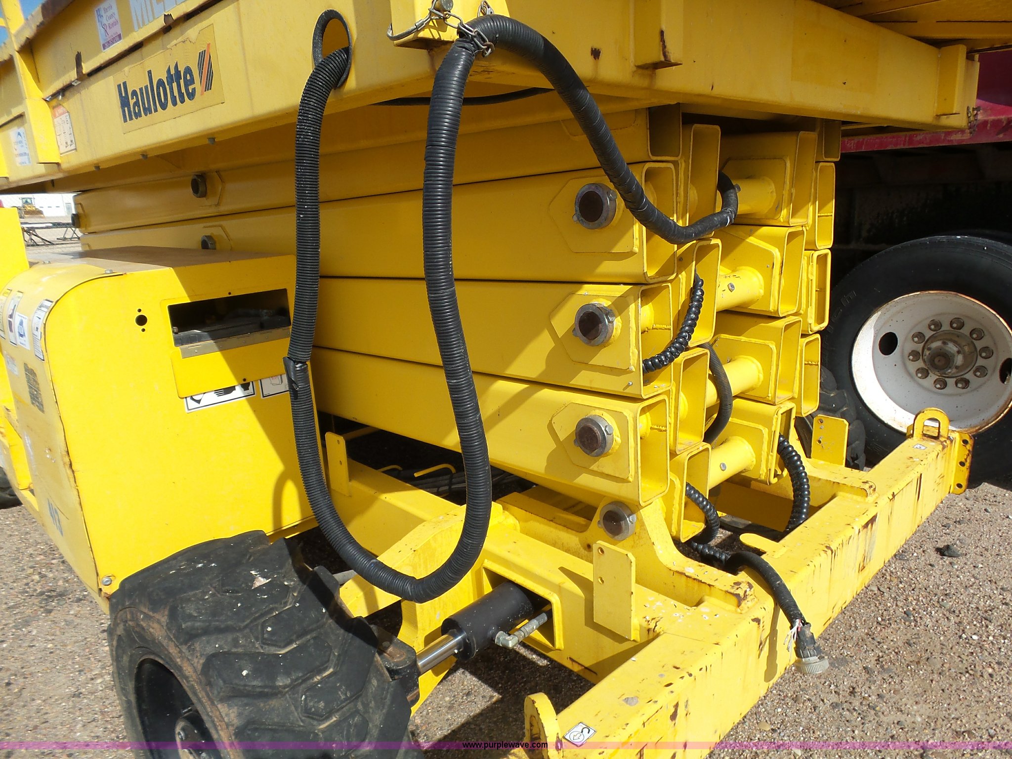 2002 Haulotte HS4388RT scissor lift in Ulysses, KS | Item J6132 sold | Purple Wave