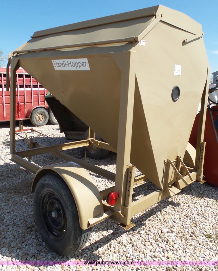 WW Handi Hopper feed wagon in Osawatomie, KS | Item K5156 sold | Purple ...