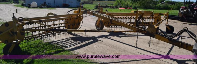 Vermeer R23 twin hay rake in Sedgwick, KS | Item K6735 sold | Purple Wave