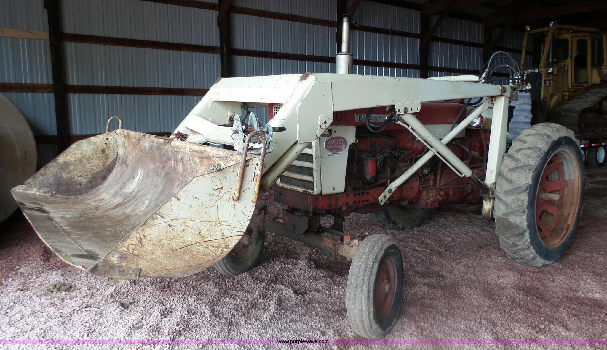 Farmall 460 tractor in Sleepy Eye, MN | Item AL9174 sold | Purple Wave