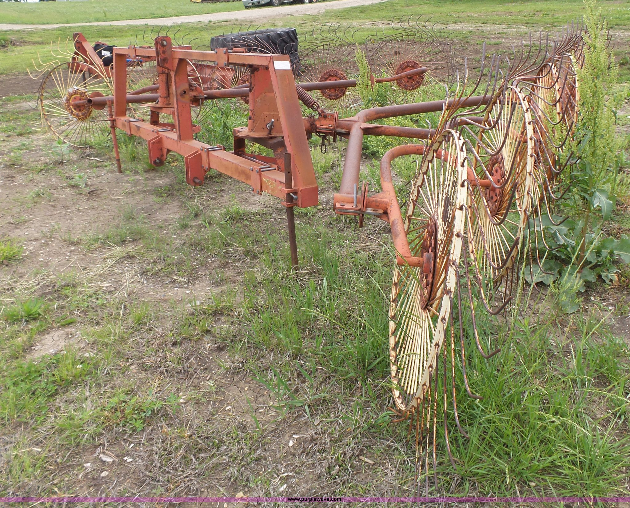 Tonutti P5/79 hay rake in Manhattan, KS | Item J4969 sold | Purple Wave