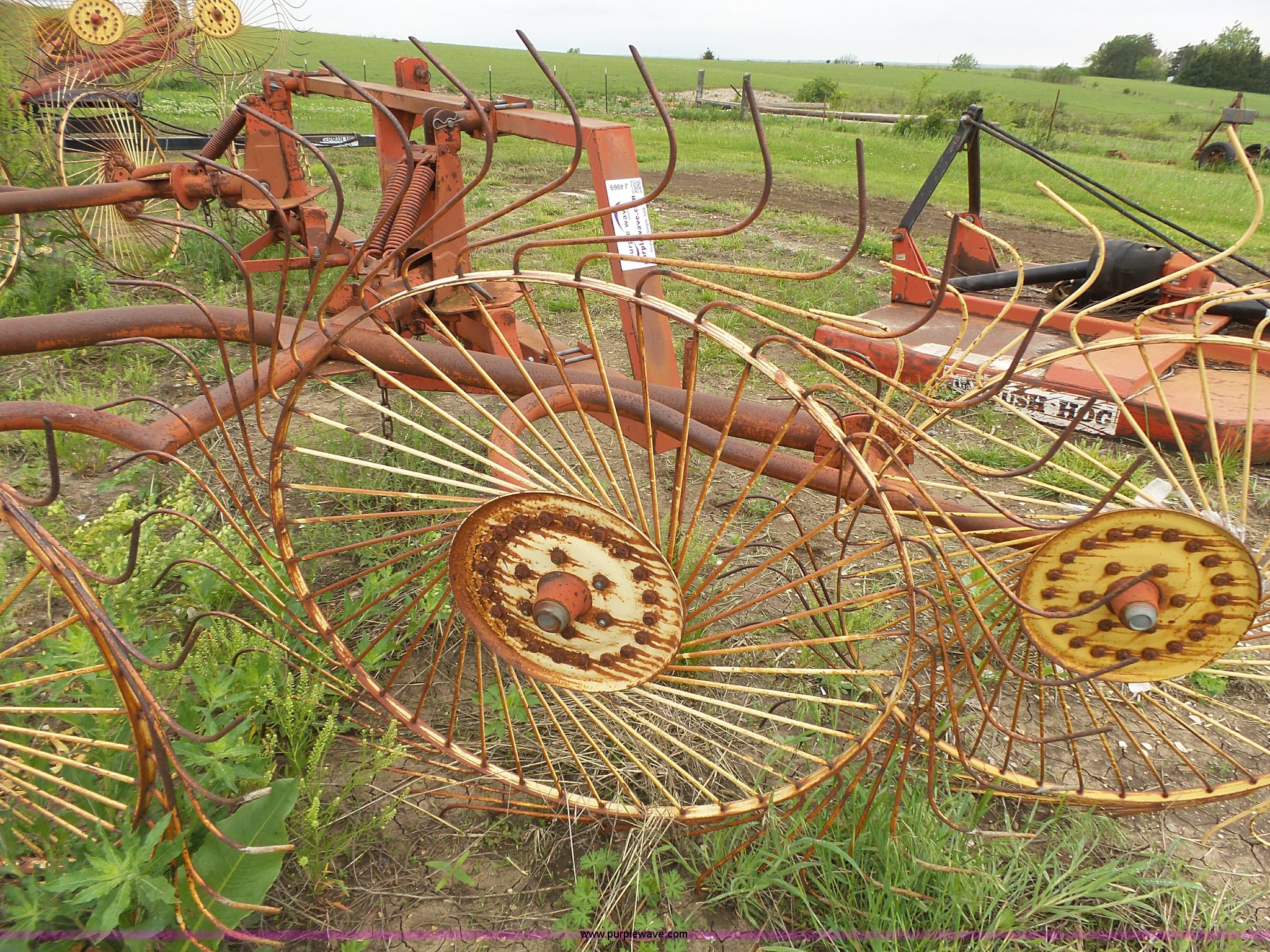 Tonutti P5/79 hay rake in Manhattan, KS | Item J4969 sold | Purple Wave