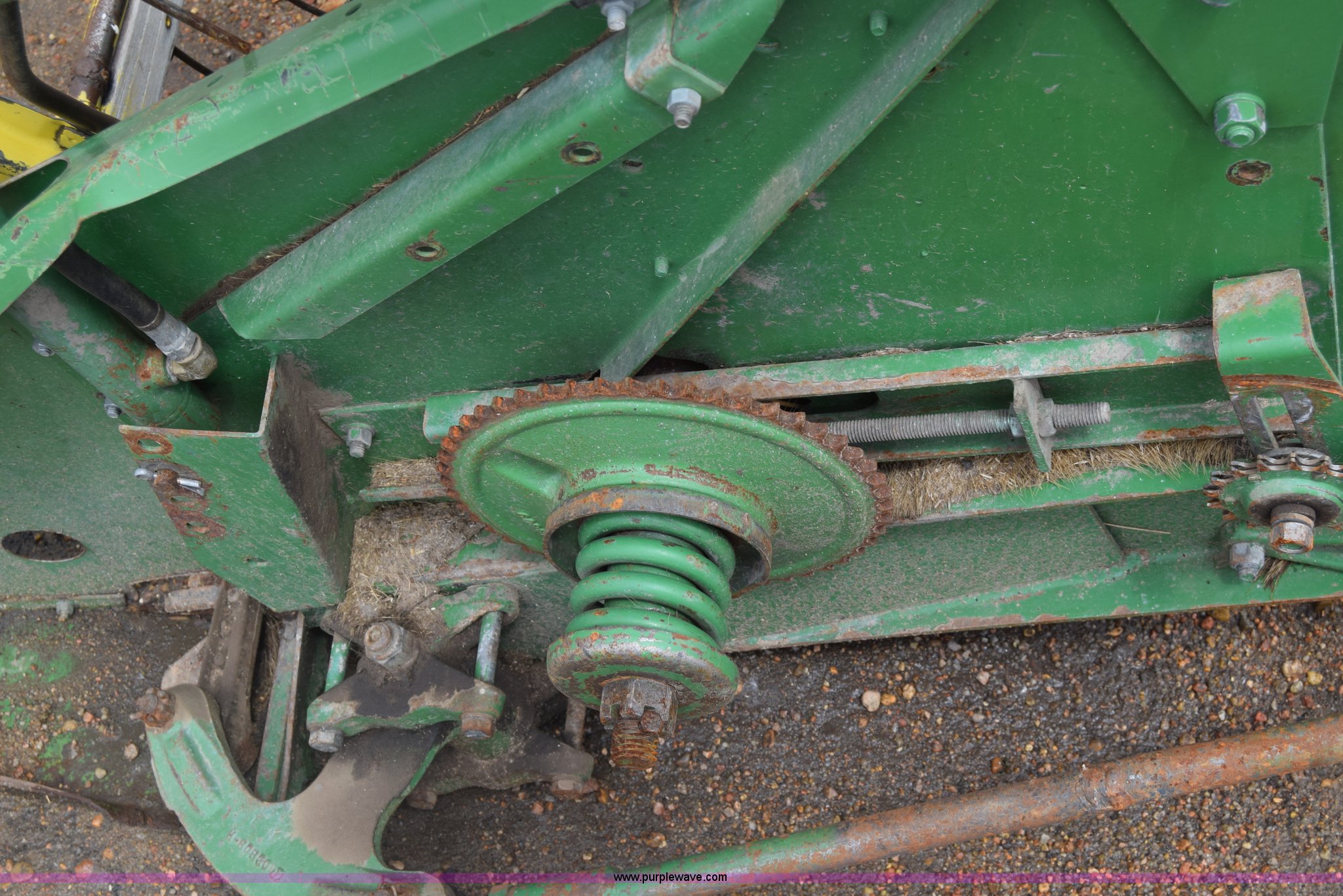 John Deere head in Kinsley, KS | Item K7470 sold | Purple Wave