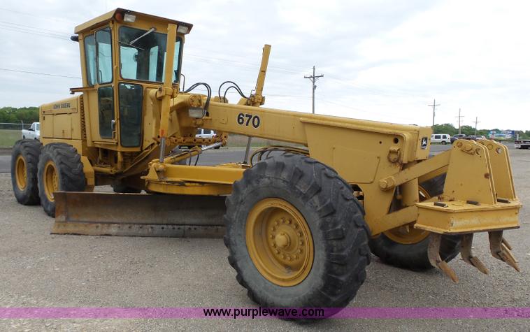 John Deere 670 motor grader in Manhattan, KS | Item J4979 sold | Purple ...