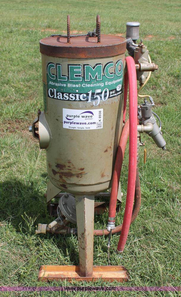 2012 Clemco 1648 sand blaster in Bray, OK | Item K8938 sold | Purple Wave