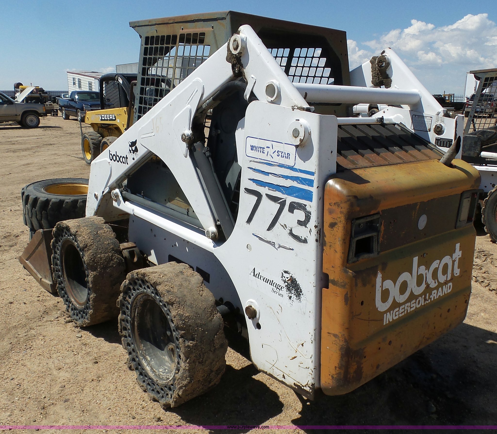 2000 Bobcat 773 skid steer in Sublette, KS | Item AR9343 sold | Purple Wave