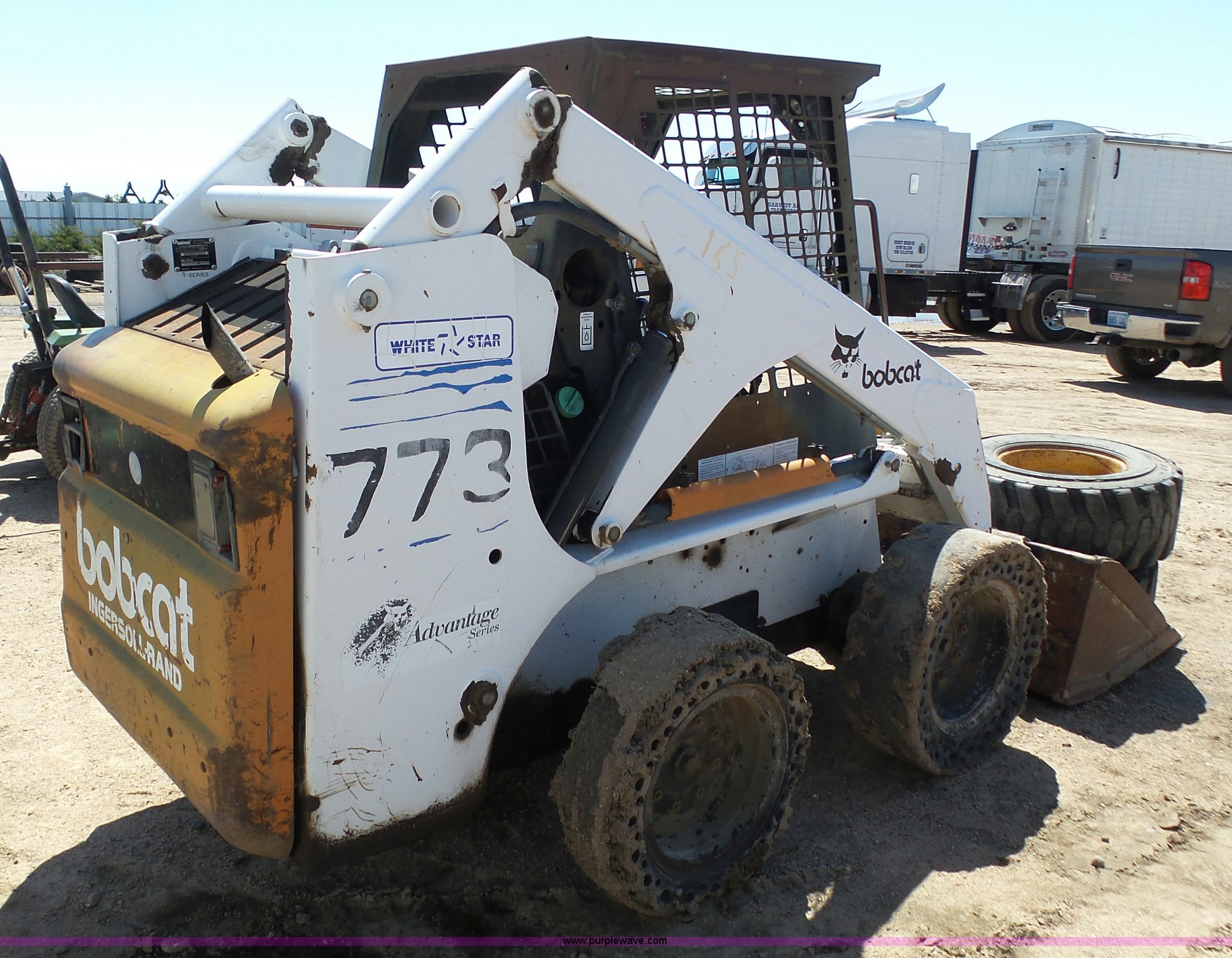 2000 Bobcat 773 skid steer in Sublette, KS | Item AR9343 sold | Purple Wave