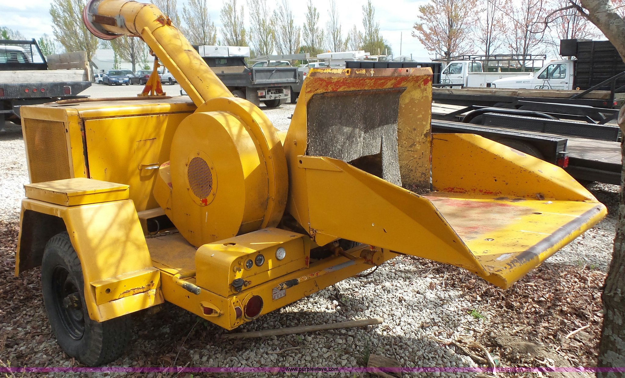 FMC B16T318 wood chipper in Blue Springs, MO | Item K4607 sold | Purple ...