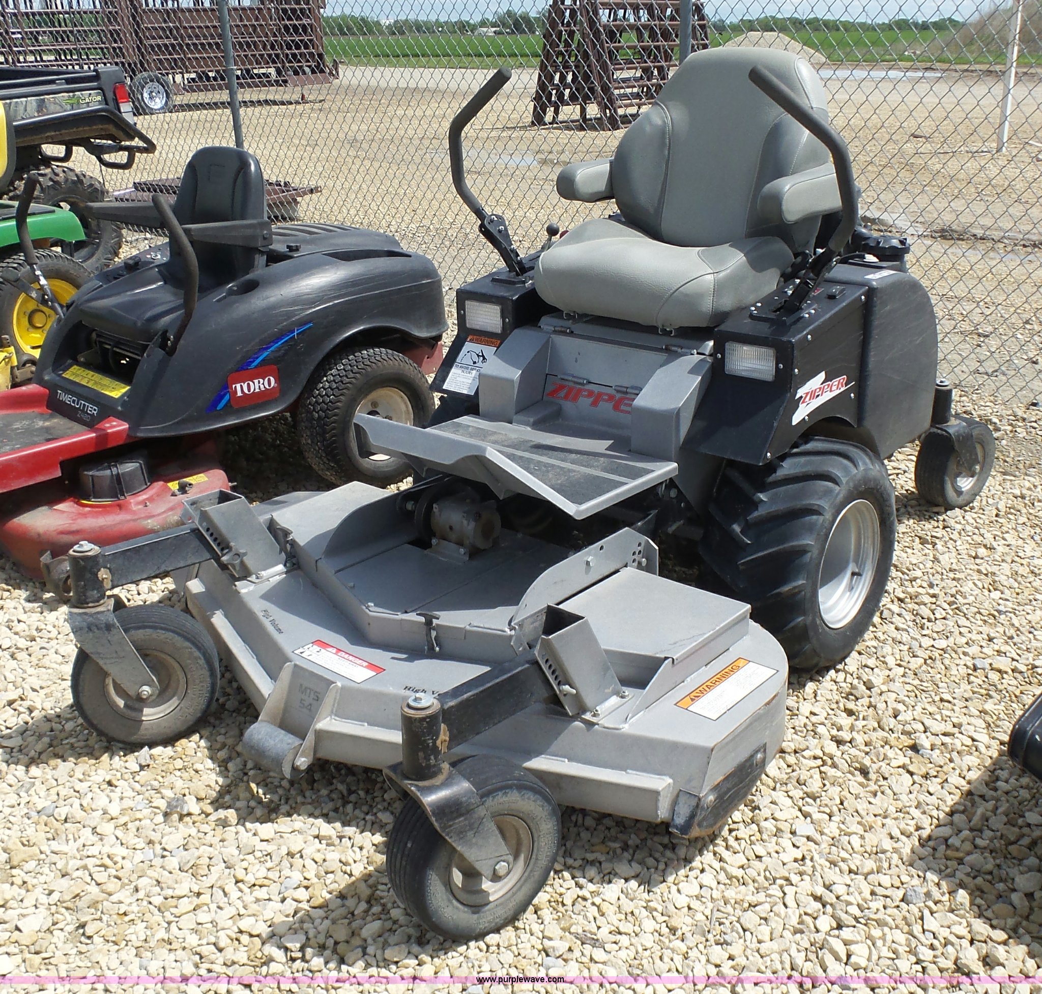 Zipper MTS261-1K ZTR lawn mower in Abilene, KS | Item BR9371 sold ...