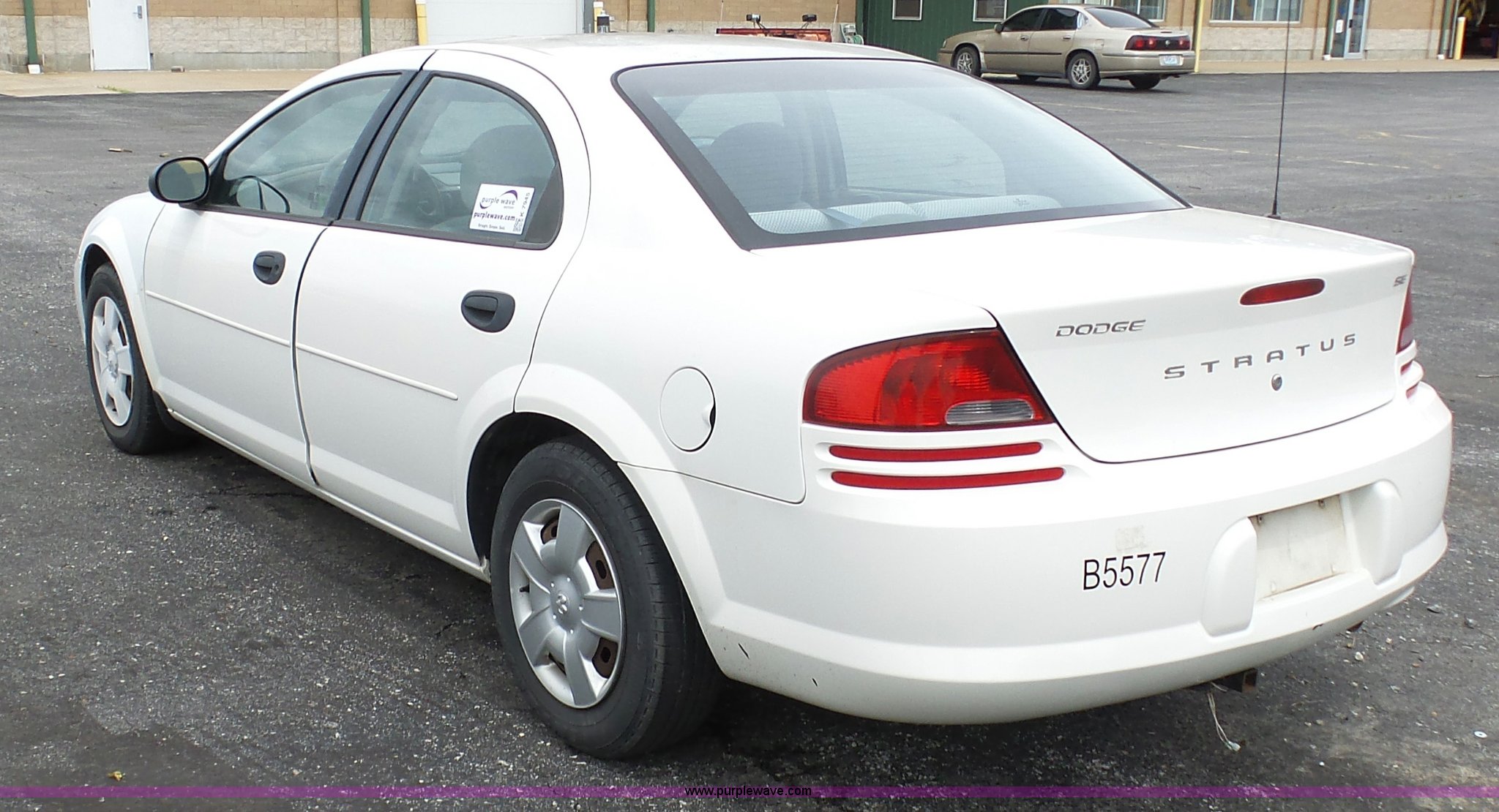 2004 Dodge Stratus in Sikeston, MO | Item K7945 sold | Purple Wave