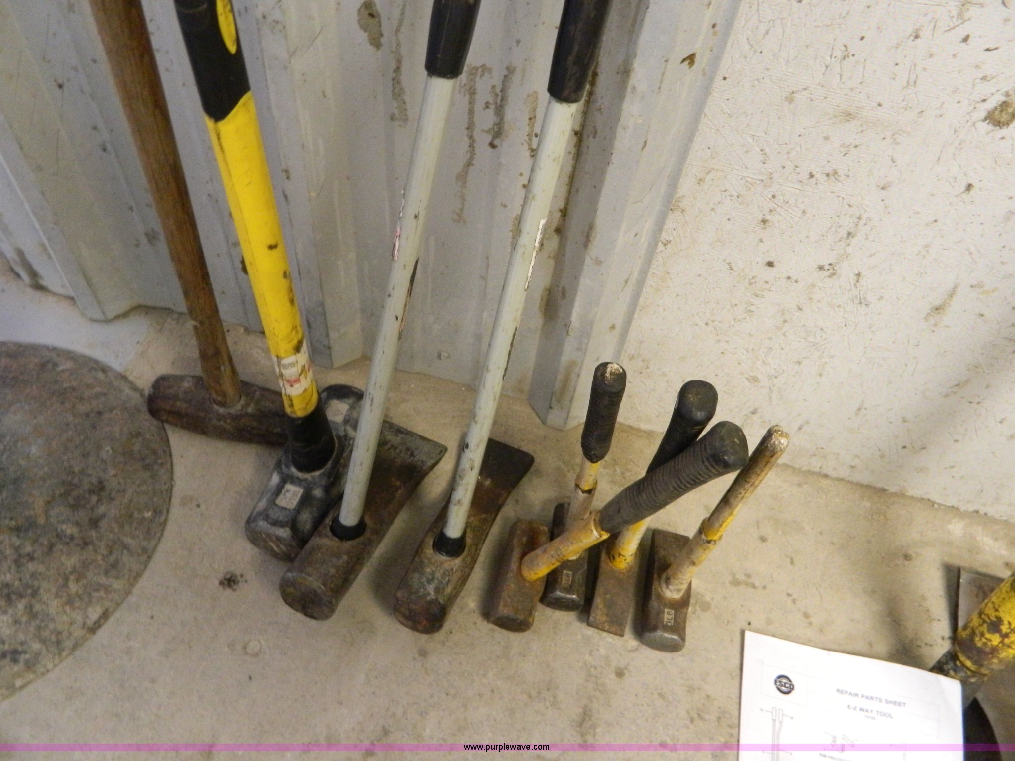 (8) sledge hammers in Plainville, KS | Item BI9915 sold | Purple Wave