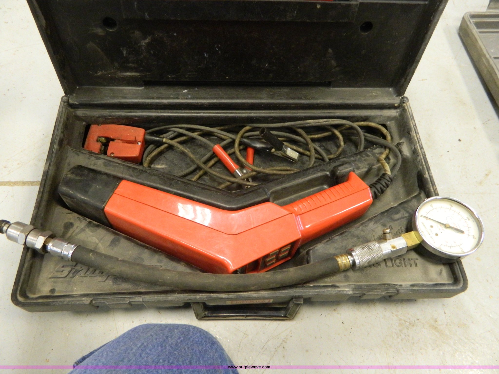 Snap-On timing light kit in Plainville, KS | Item BQ9834 sold | Purple Wave