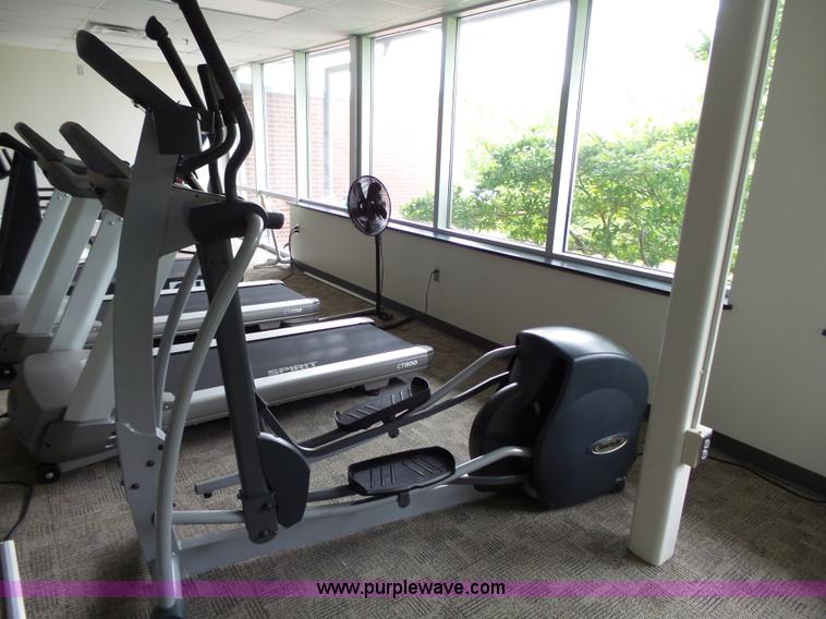 Sports Art E82 elliptical in Merriam, KS | Item AM9511 sold | Purple Wave