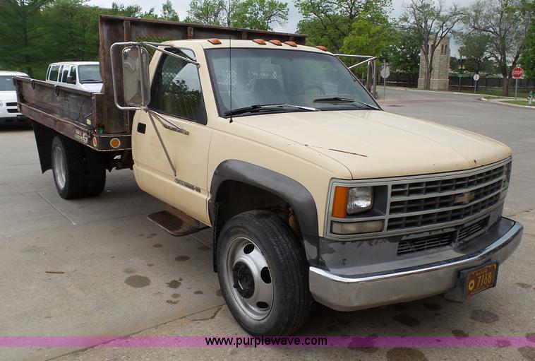 1992 Chevrolet 3500 flatbed pickup truck in Emporia, KS | Item K4180 ...