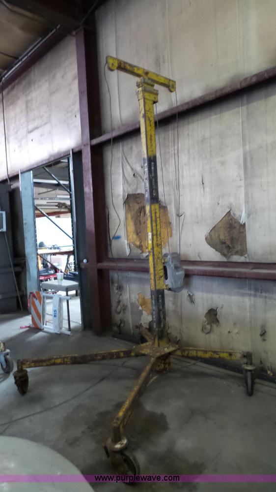 Sumner Roust A-Bout hoist in Kansas City, MO | Item BZ9434 sold ...