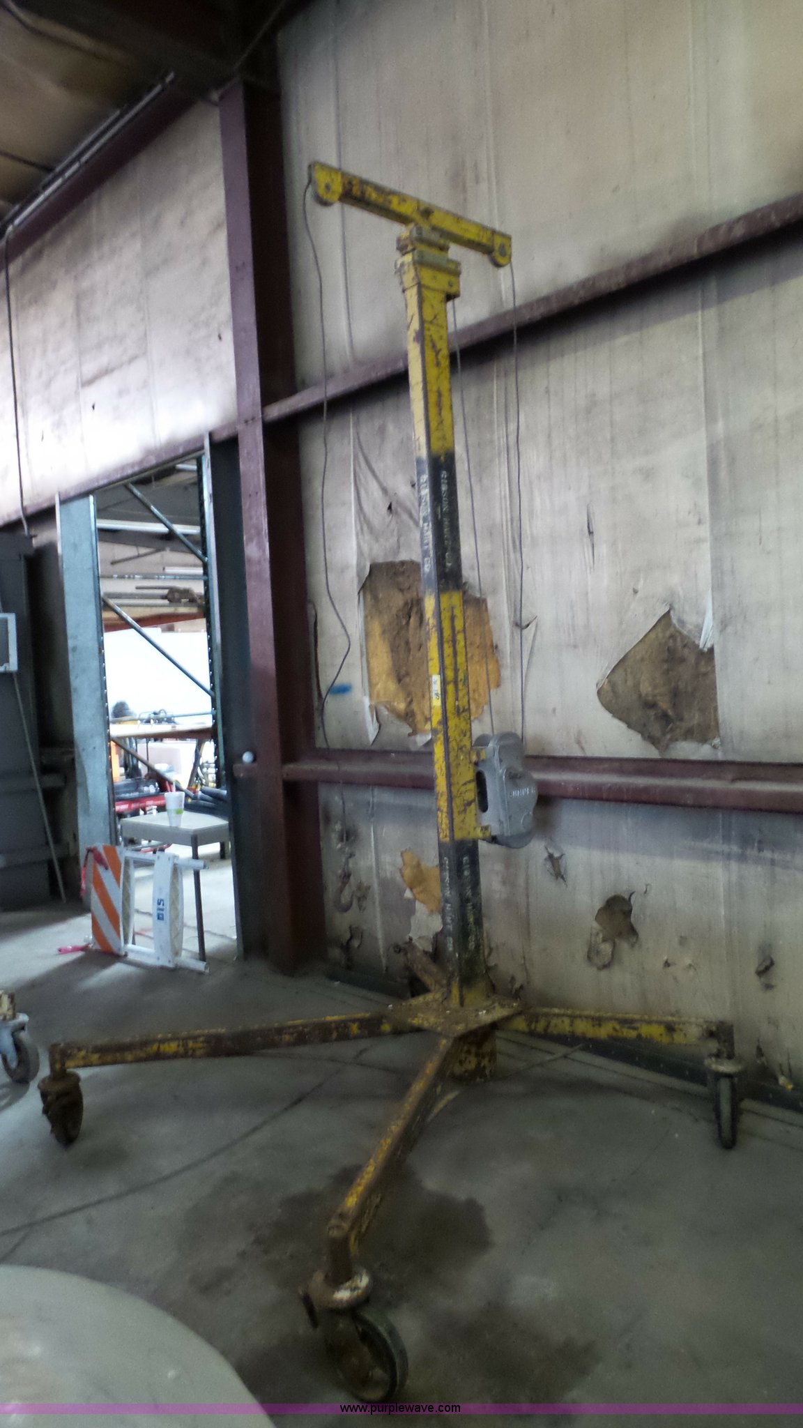 Sumner Roust A-Bout hoist in Kansas City, MO | Item BZ9434 sold ...